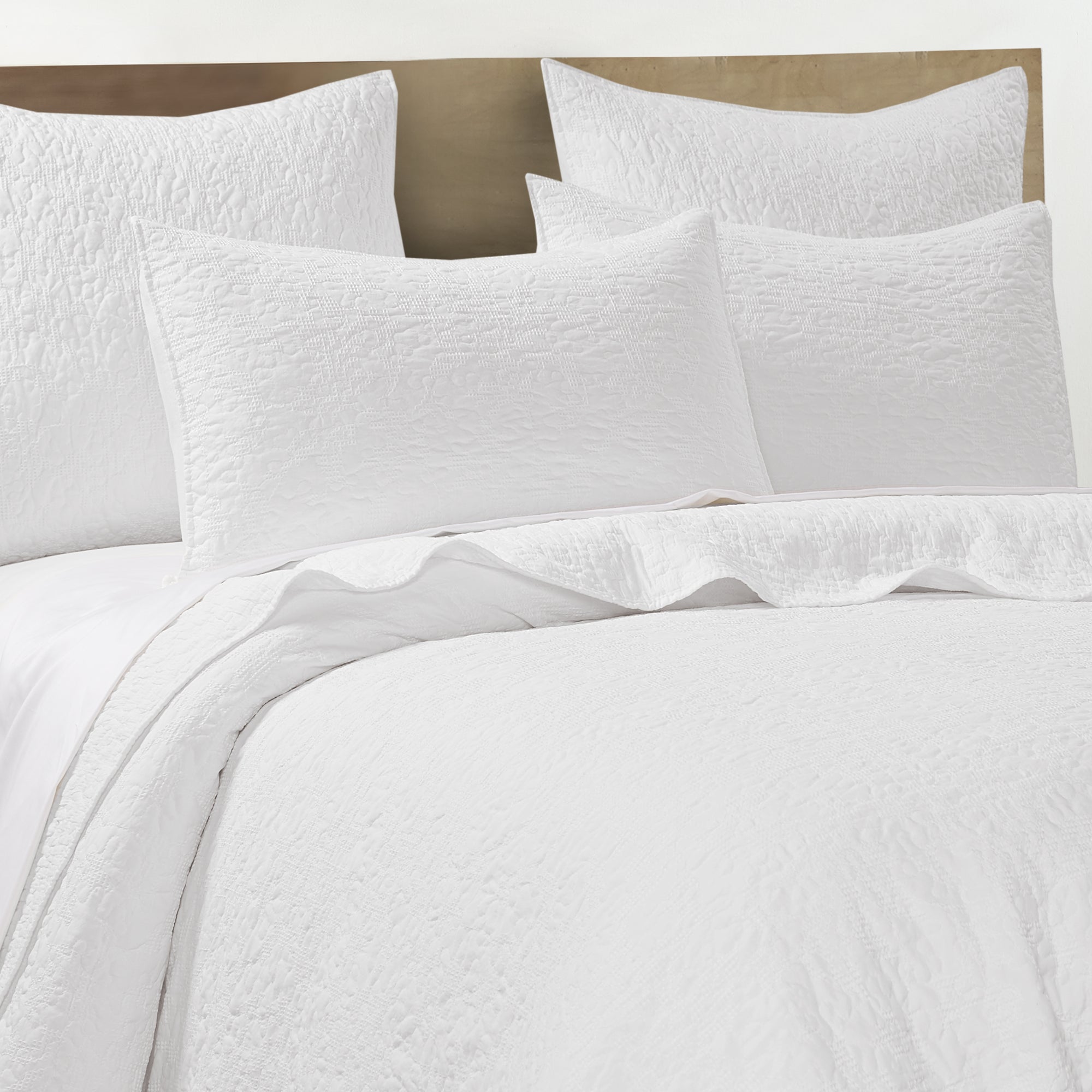 Homthreads Emory White Quilt Set - Polyester | Levtex Home
